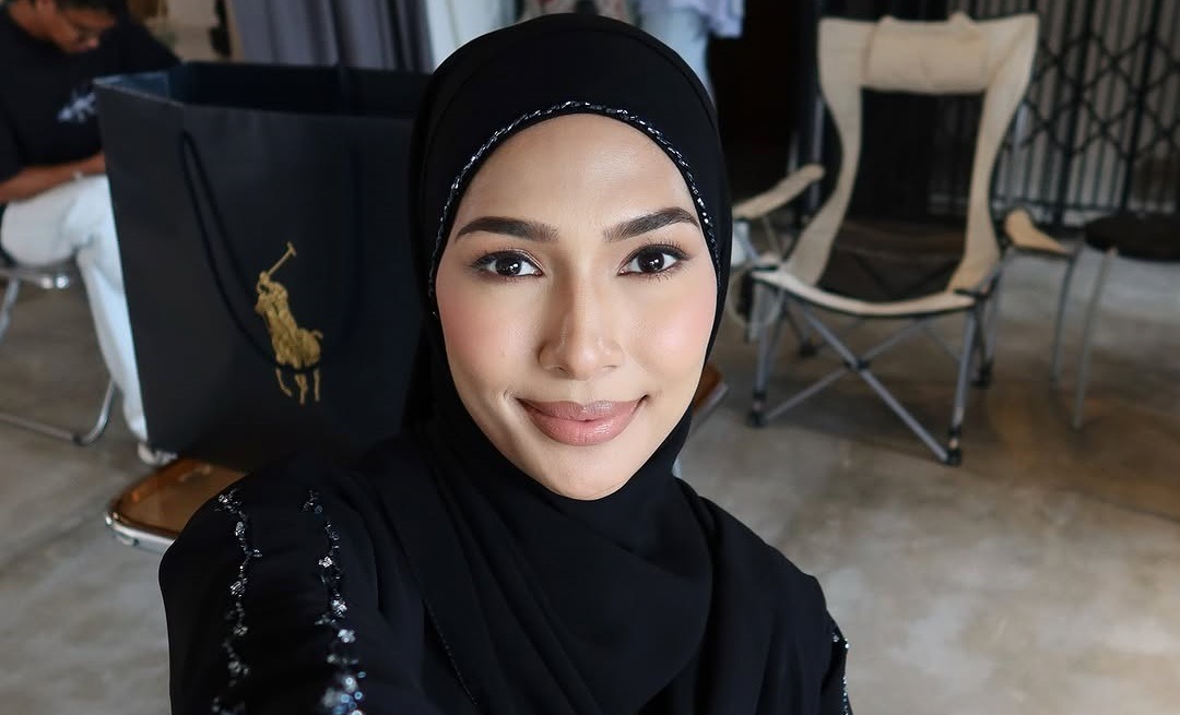 Biodata Rita Nadira | Azhan.co