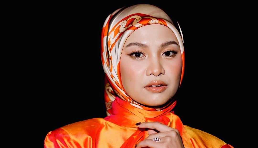 Isu Boikot Nabila Razali Gara-Gara Jadi Pembawa Dulang Amira Othman | Azhan.co
